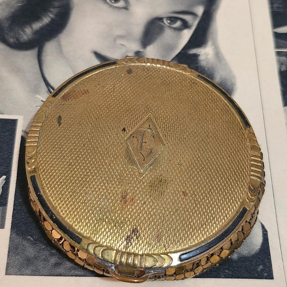 Evans | Makeup | 93s Engraved Mesh Evans Compact | Poshmark